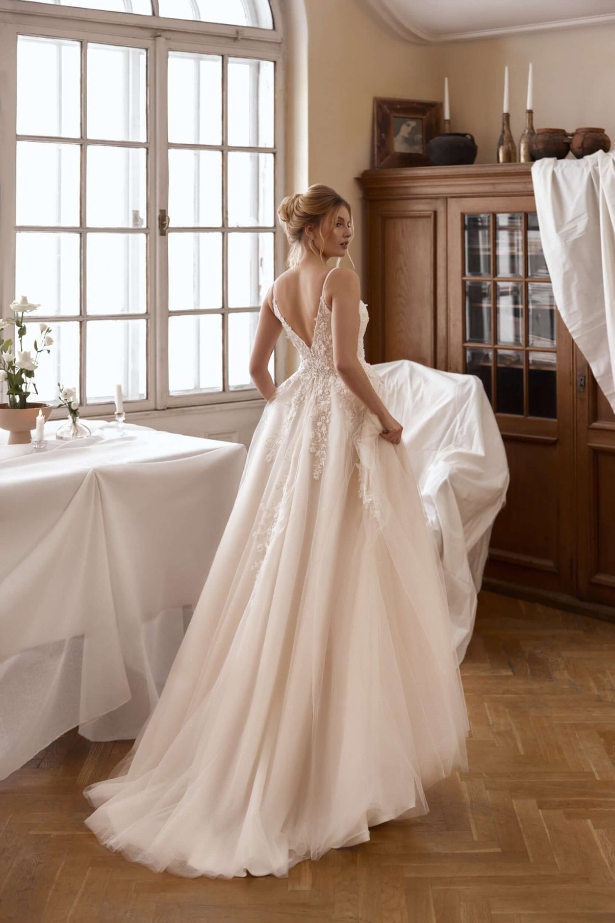 HONOLULU Brautkleid online kaufen - LÉNAIA Bridal